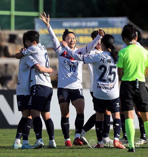 [WK리그] 수원FC위민, 14년만에 챔피언 등극....MVP 문미라 선정.