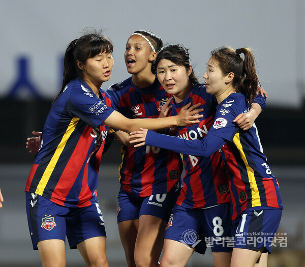 [WK리그] 수원FC위민 아야카, 동점골 환호...창녕WFC에 2-1 역전승.