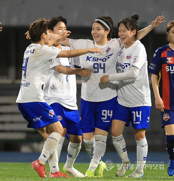 [WK리그] 화천KSPO 이수빈, 세번째 골 환호...수원FC위민에 3-0 승리